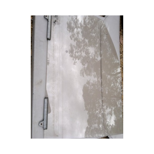 Delica L400 Front Window Glass (Left or Right)